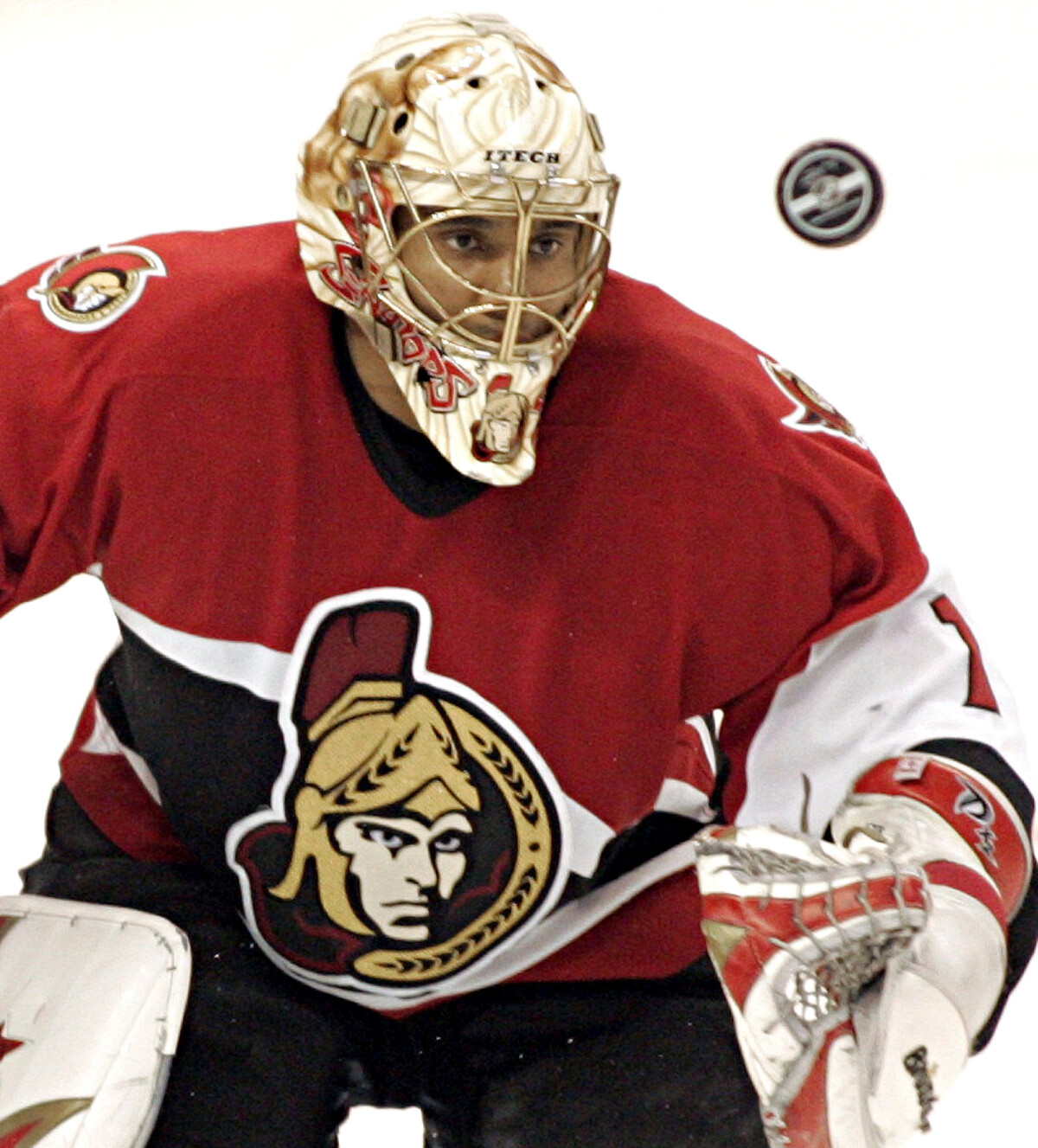 Photo : Ray Emery sous les couleurs des Ottawa Senators en avril 2006 ...