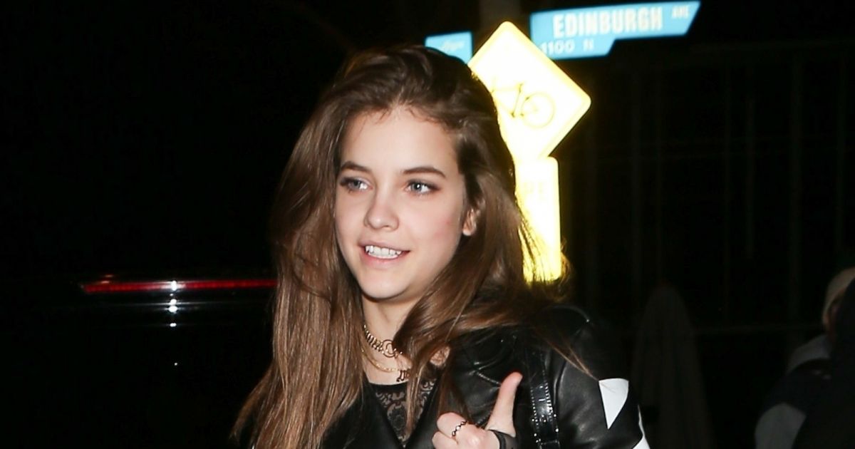 Barbara Palvin quitte le Delilah après avoir passé la soirée avec ses ...