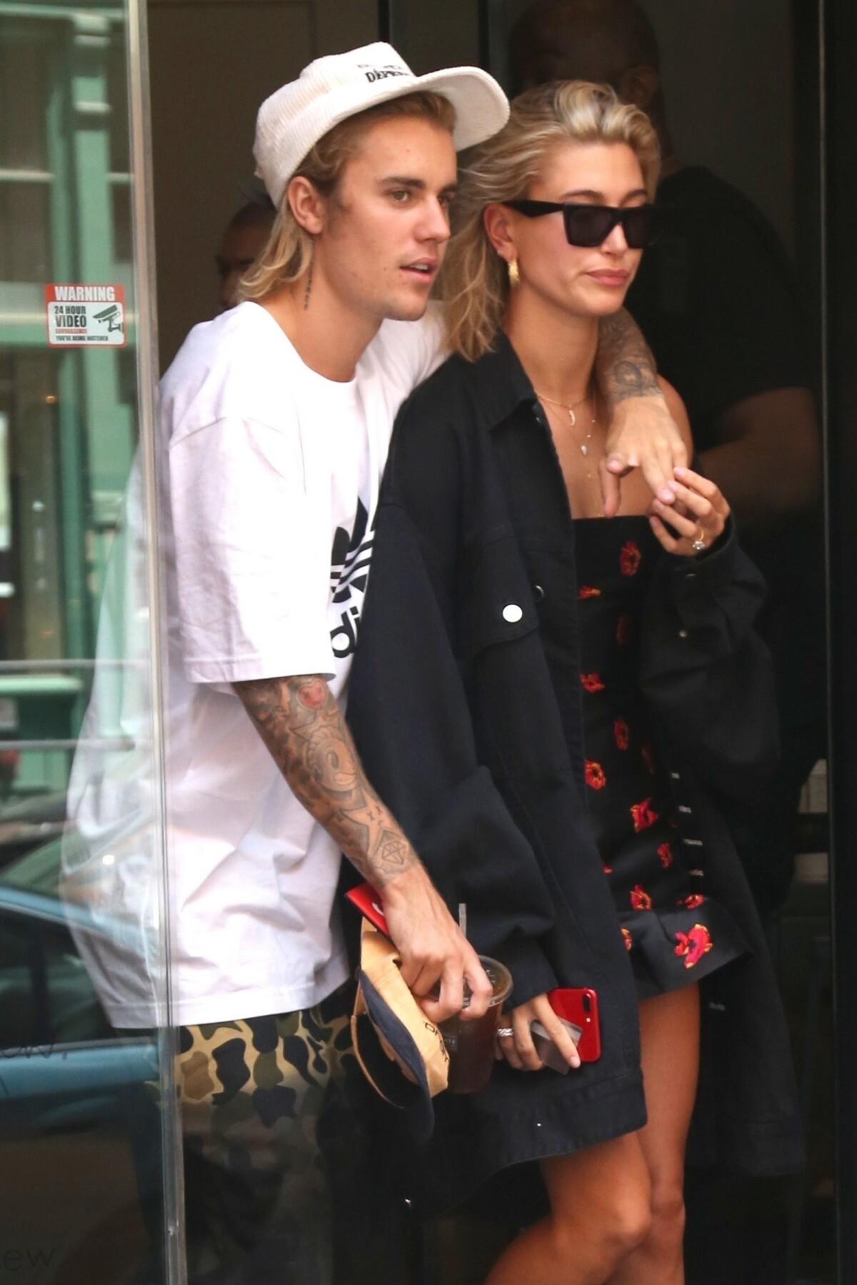 Photo : Justin Bieber et sa fiancé Hailey Baldwin en pleine séance de ... Photo : Justin Bieber et sa fiancé Hailey Baldwin en pleine séance de ...