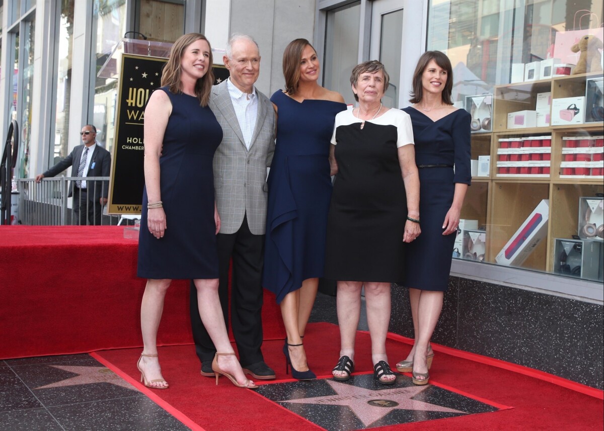 Photo : Jennifer Garner entre ses parents William John Garner et ...