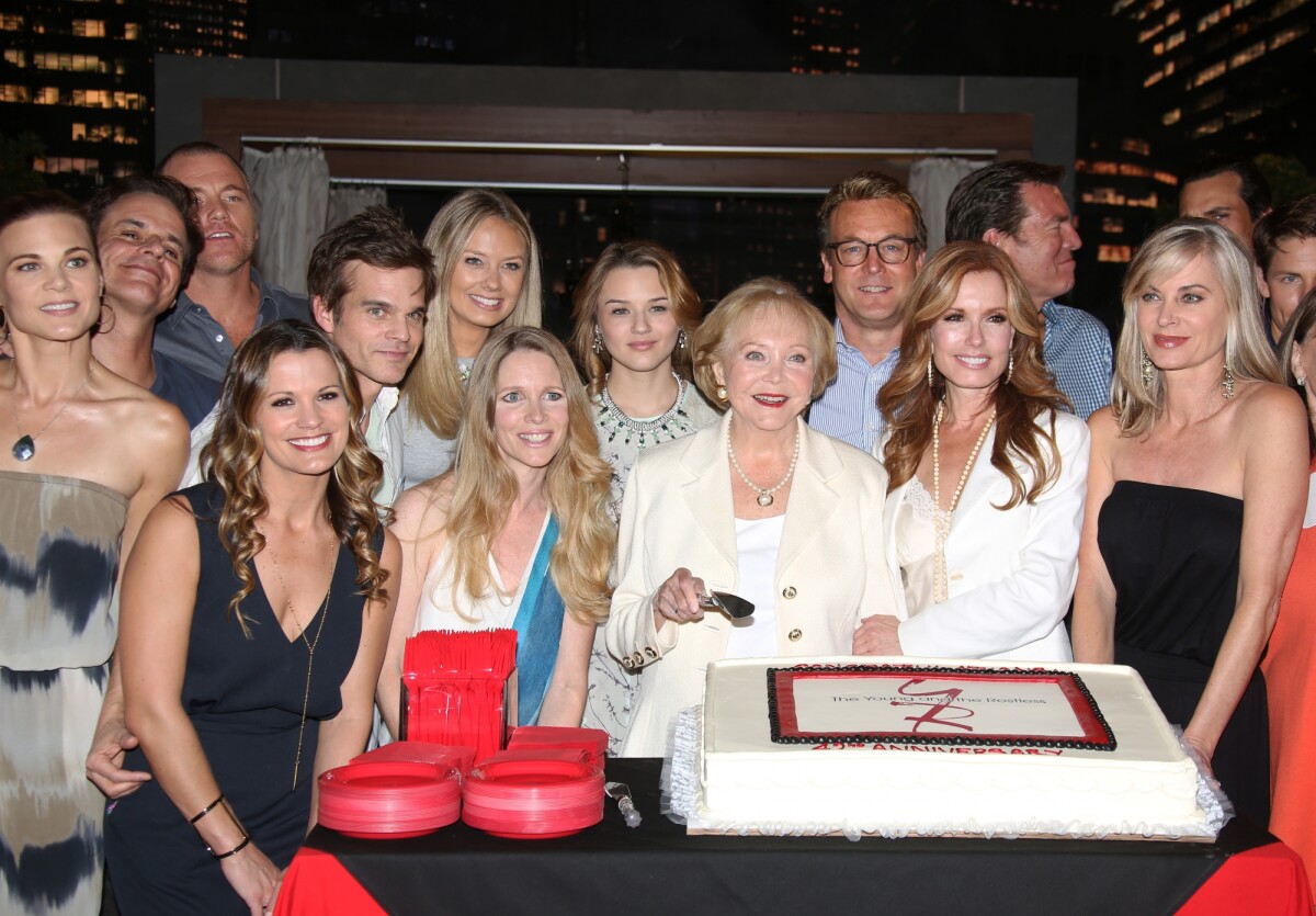 Photo : Christian LeBlanc, Gina Tognoni, Daniel Goddard, Greg Rikaart ...