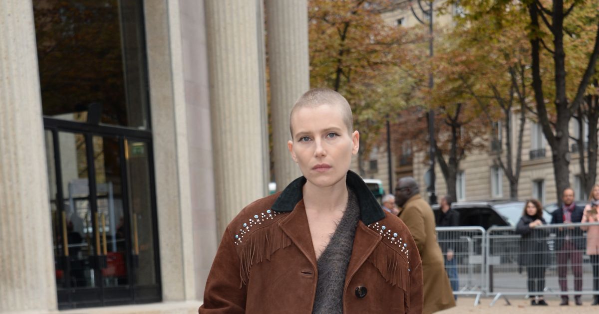 Dree Hemingway au défilé de mode printemps-été 2019 Miu Miu à Paris. Le ...