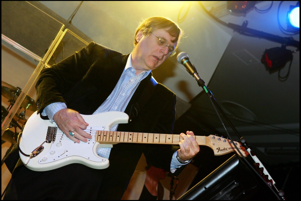 Photo : Exclu - Paul Allen à la guitare, soirée à Cannes le 15 mai 2005 ...