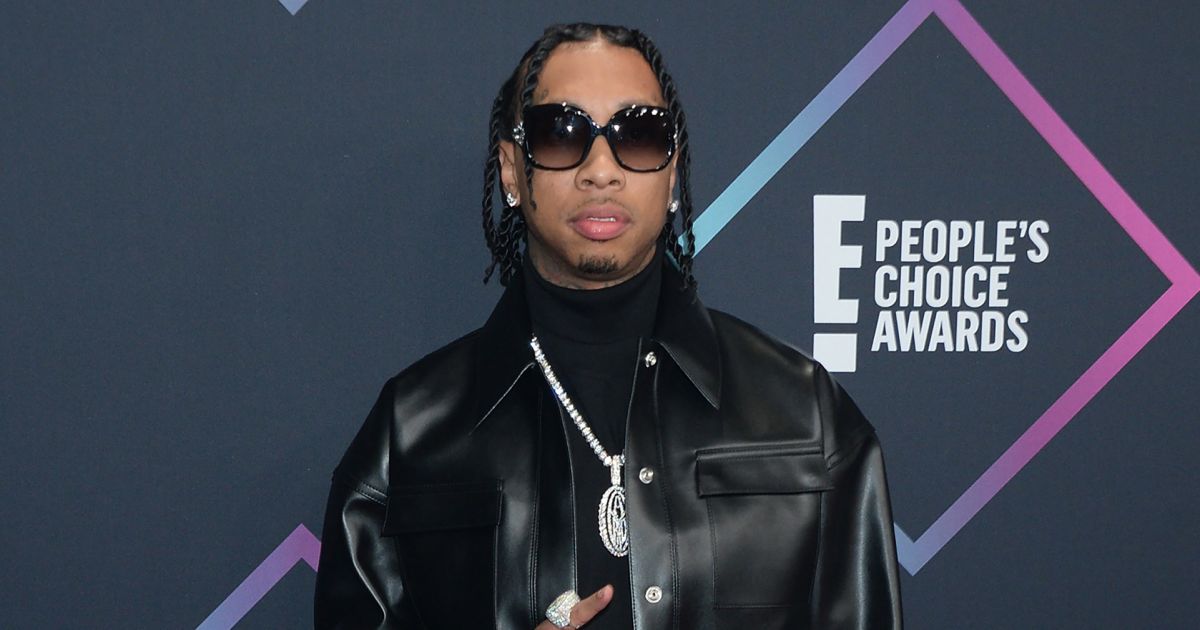 Tyga à la soirée People's Choice Awards au Barker Hangar à Santa Monica ...