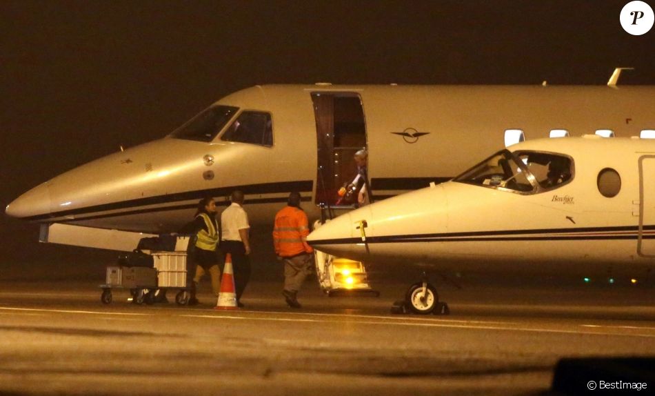 Exclusif - Cristiano Ronaldo quitte Milan en jet privé le 11 novembre ...