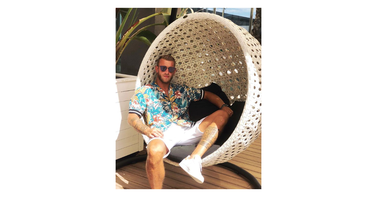 Jordan, révélé dans Les Ch'tis (W9) et désormais au casting de La Villa ...