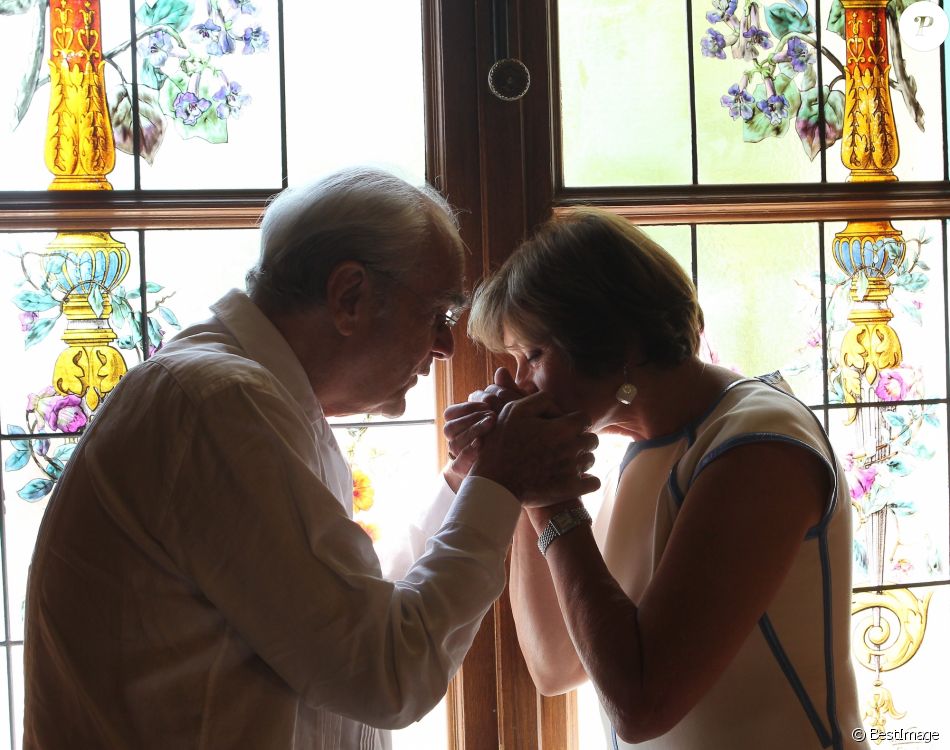 Exclusif - Mariage civil de Macha Méril et Michel Legrand, célébré en ... Exclusif - Mariage civil de Macha Méril et Michel Legrand, célébré en ...