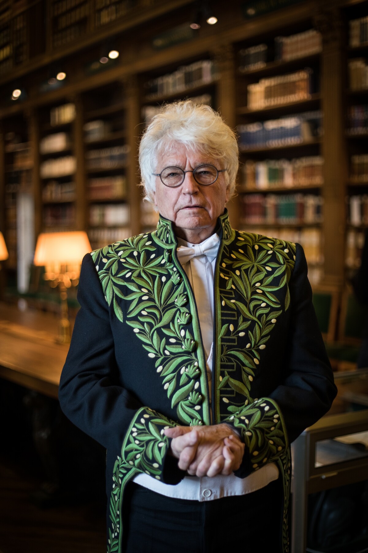 Photo : Jean-Jacques Annaud - Installation de Jacques Perrin à l ...