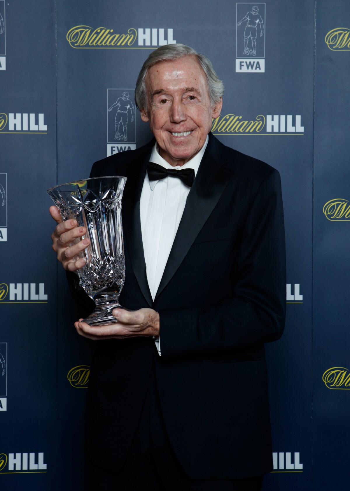 Photo : Gordon Banks récompensé durant la soirée Football Writers ...