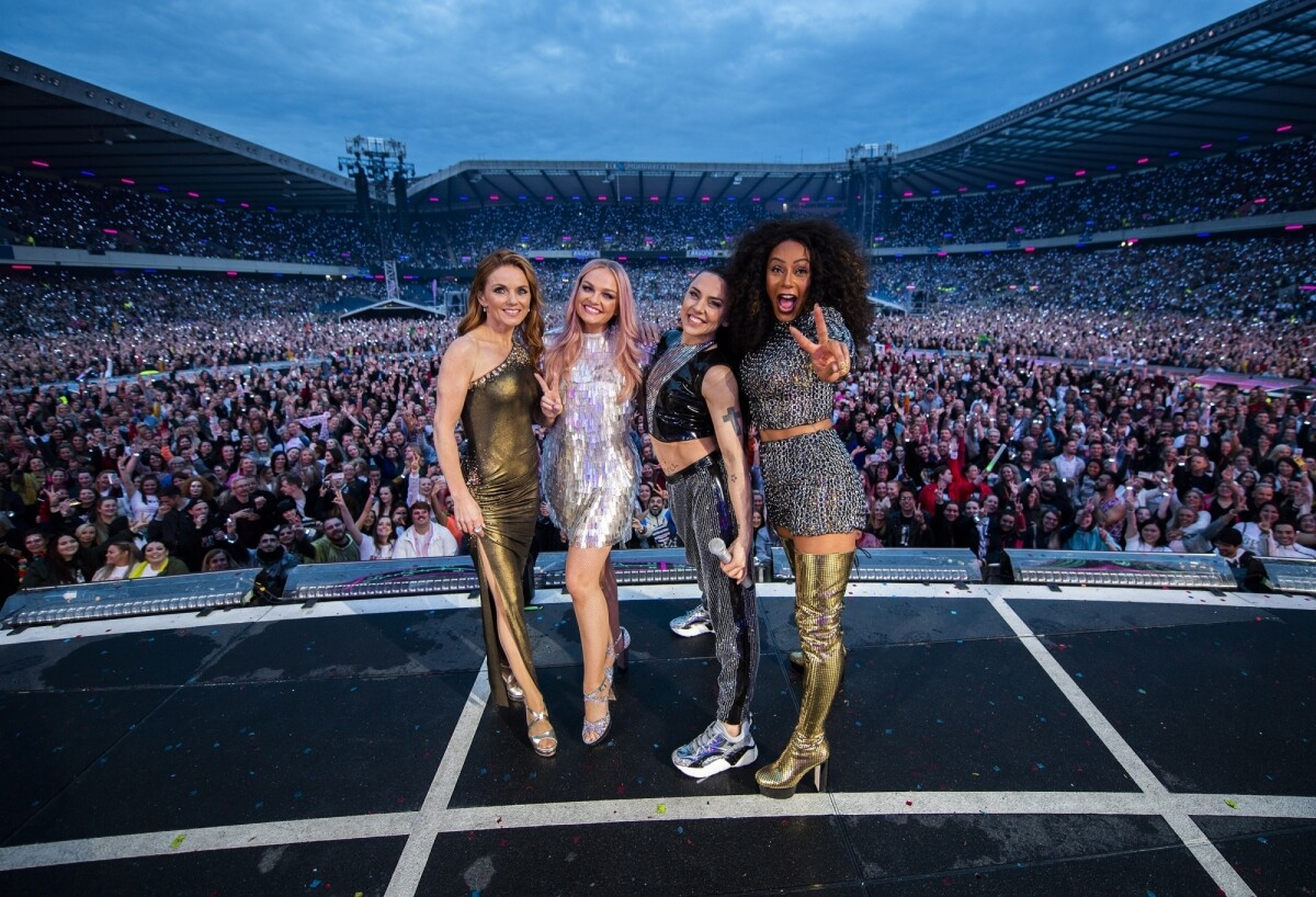 Photo : Les Spice Girls en concert au Murrayfield Stadium à Édimbourg ...