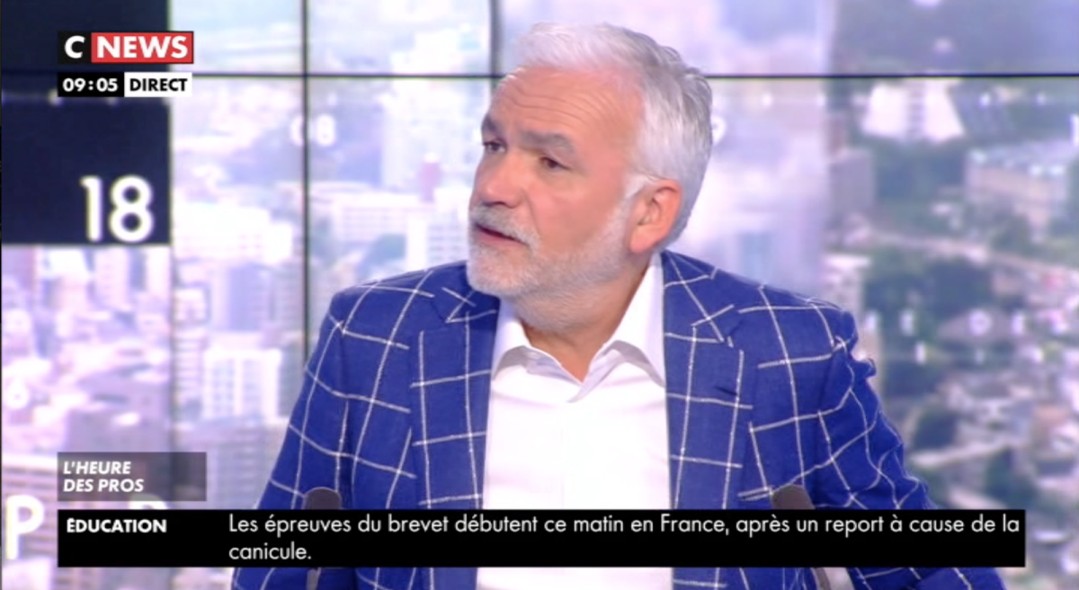 Photo : Pascal Praud présente "L'Heure des pros", sur CNEWS le 1er ...