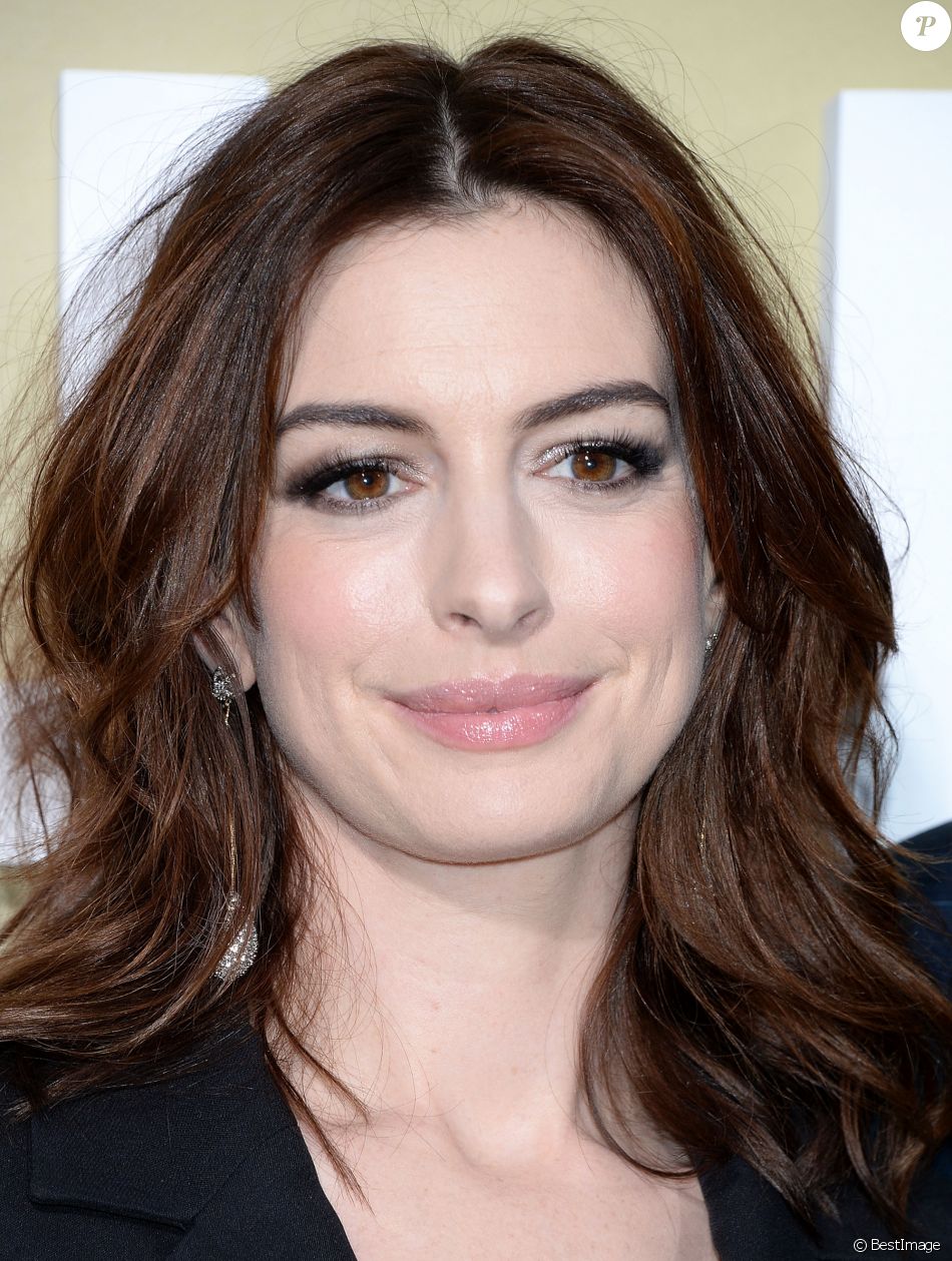 Anne Hathaway à la première de The Hustle au ArcLight Cinema Dome à Los ...