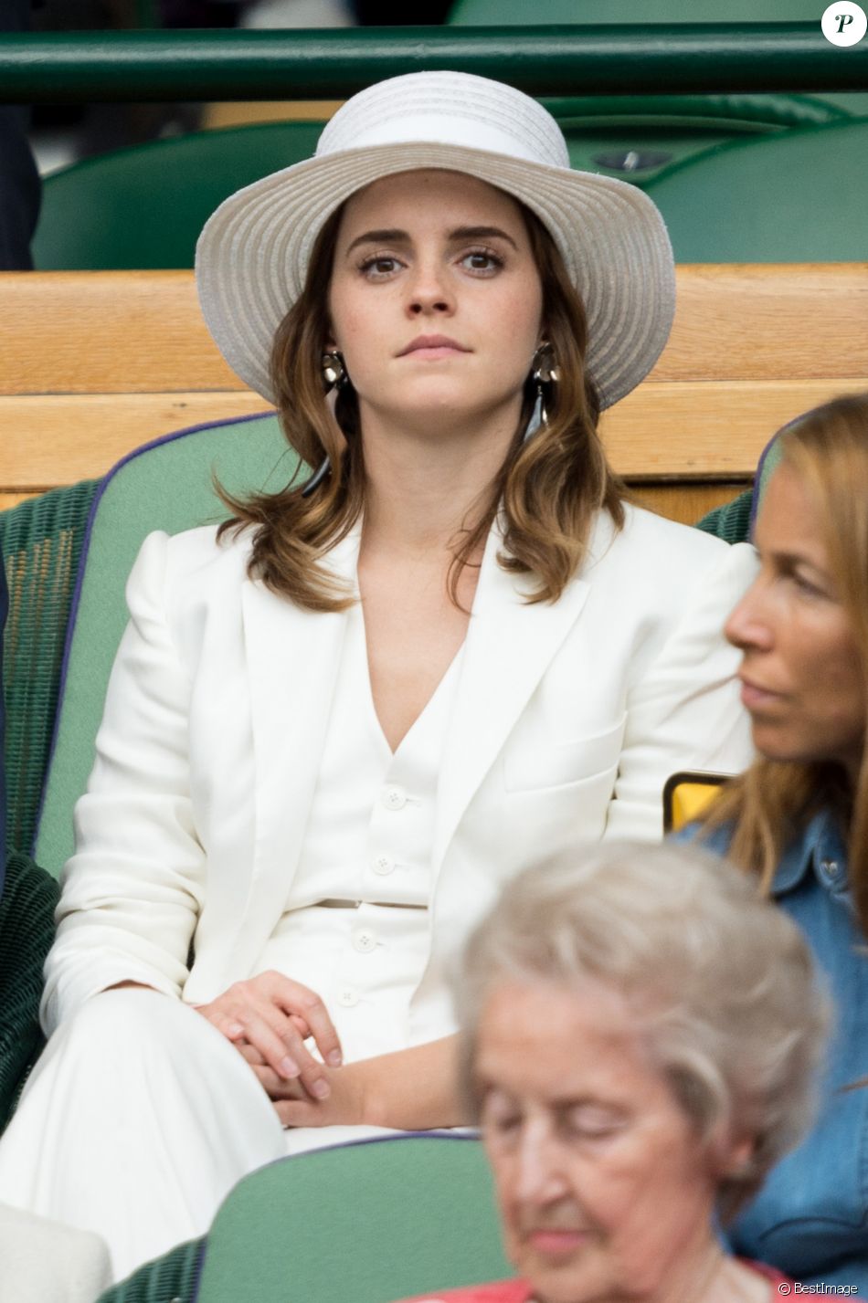 Emma Watson (habillée en Ralph Lauren) - Les célébrités dans les ...