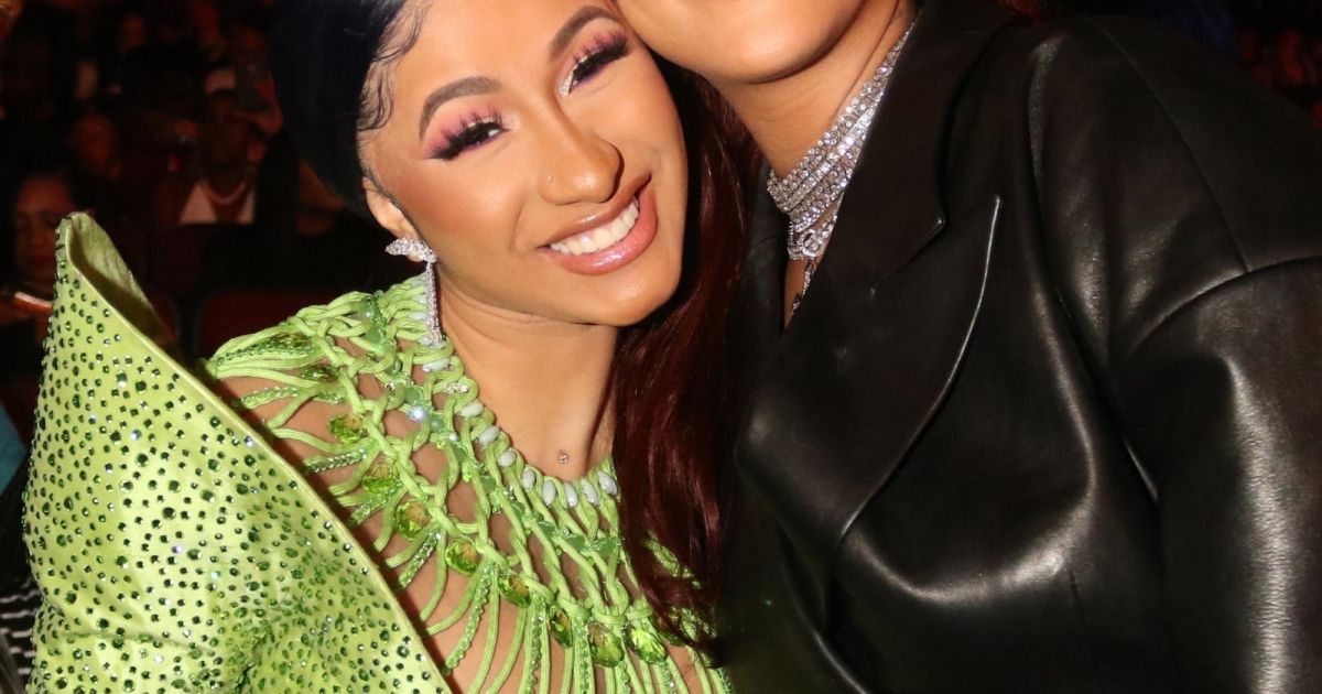 Cardi B et Rihanna lors de la 7e cérémonie des BET Awards au Staples ...