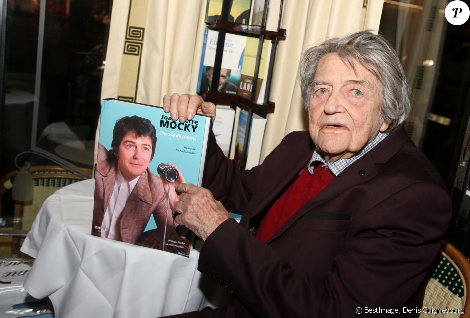 Jean-Pierre Mocky dédicace son nouveau livre Une vie de cinéma aux Deux ...
