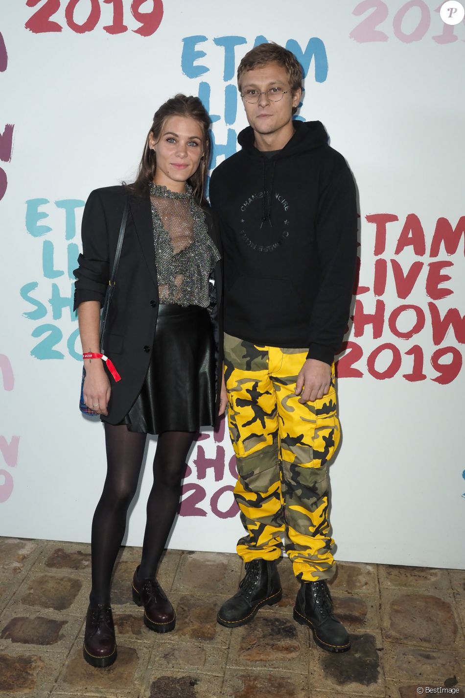 Rod Paradot et sa compagne Jade assistent à l'Etam Live Show 2019 au ...