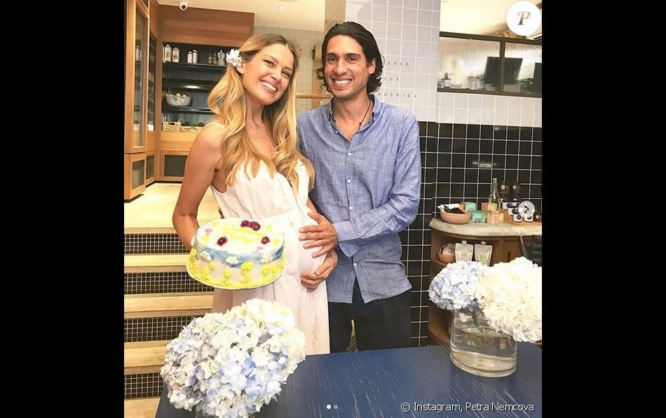 Petra Nemcova, enceinte, et son fiancé Benjamin Larretche fêtent leur ...