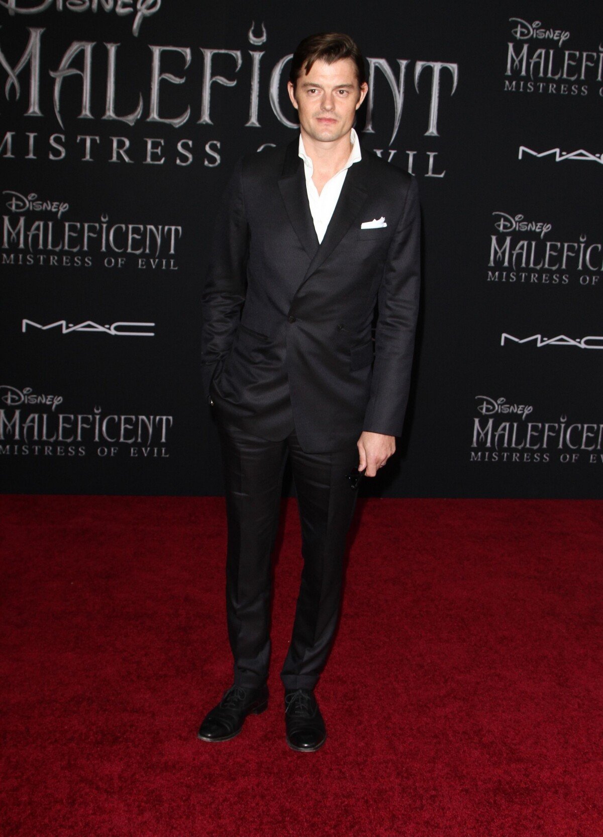 Photo : Sam Riley à la première de Maleficent: Mistress of Evil au ...