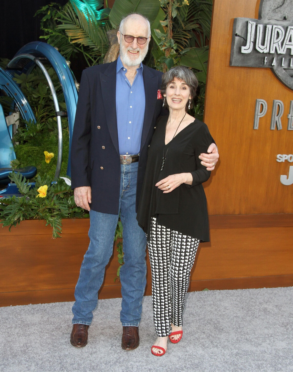 Photo : James Cromwell et sa femme Anna Stuart à la première de ...