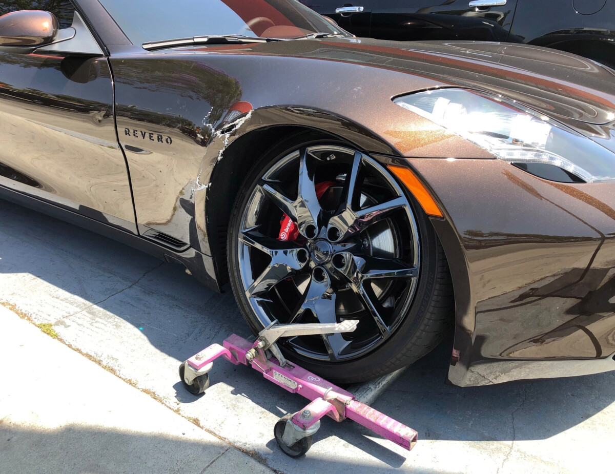 Photo : Exclusif - Jeremy Meeks endommage sa nouvelle voiture, une ...