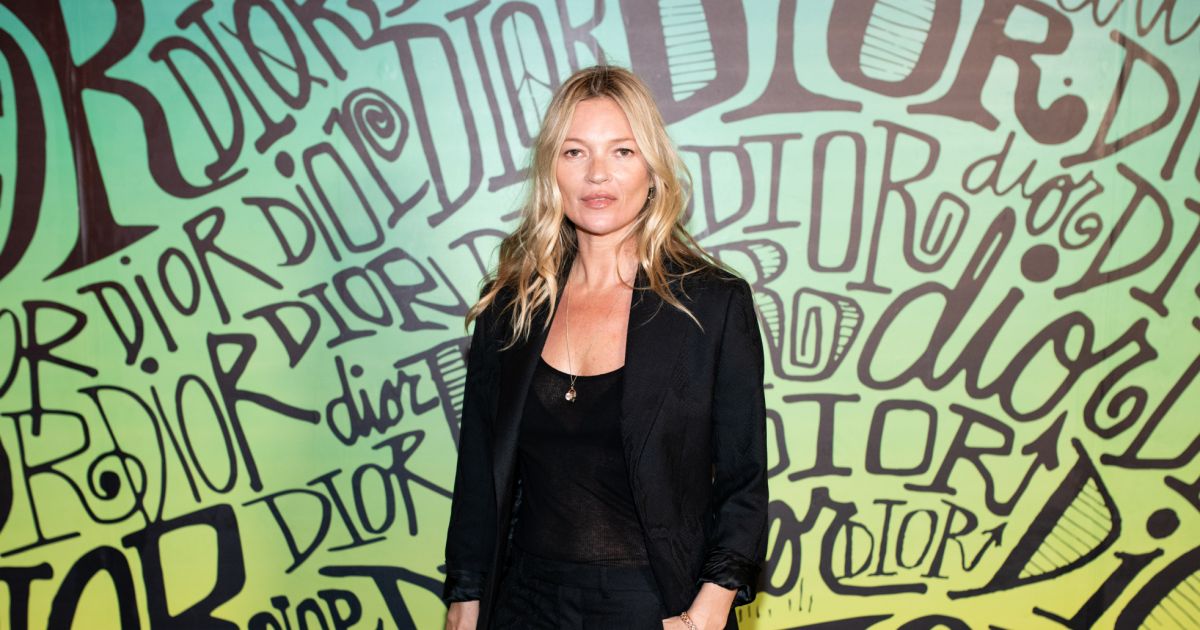 Kate Moss assiste au défilé Dior, collection homme automne-hiver 2020 ...