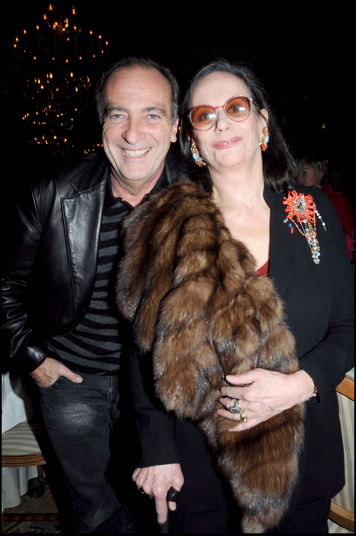 Photo : Yves Lecoq et Claudine Auger - Vente aux enchères des 30 ...