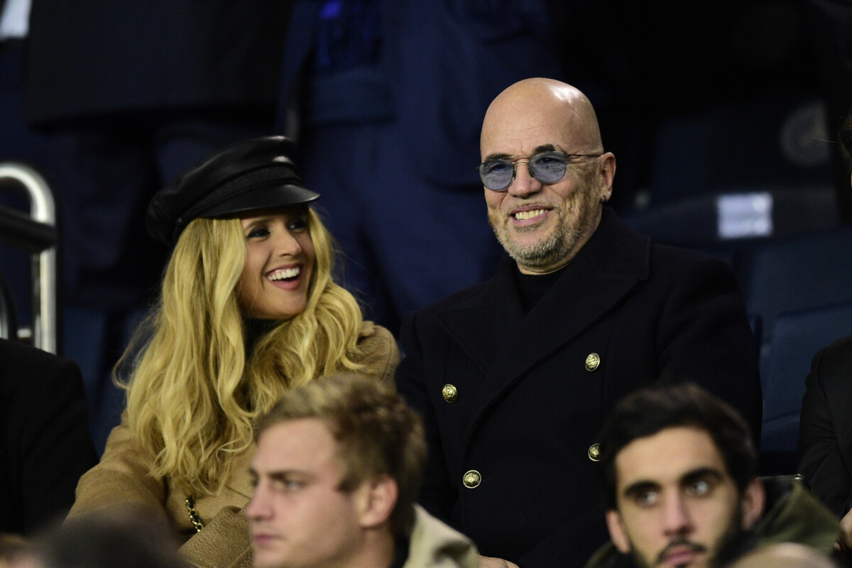 Photo : Pascal Obispo et sa femme Julie Hantson dans les tribunes lors ...