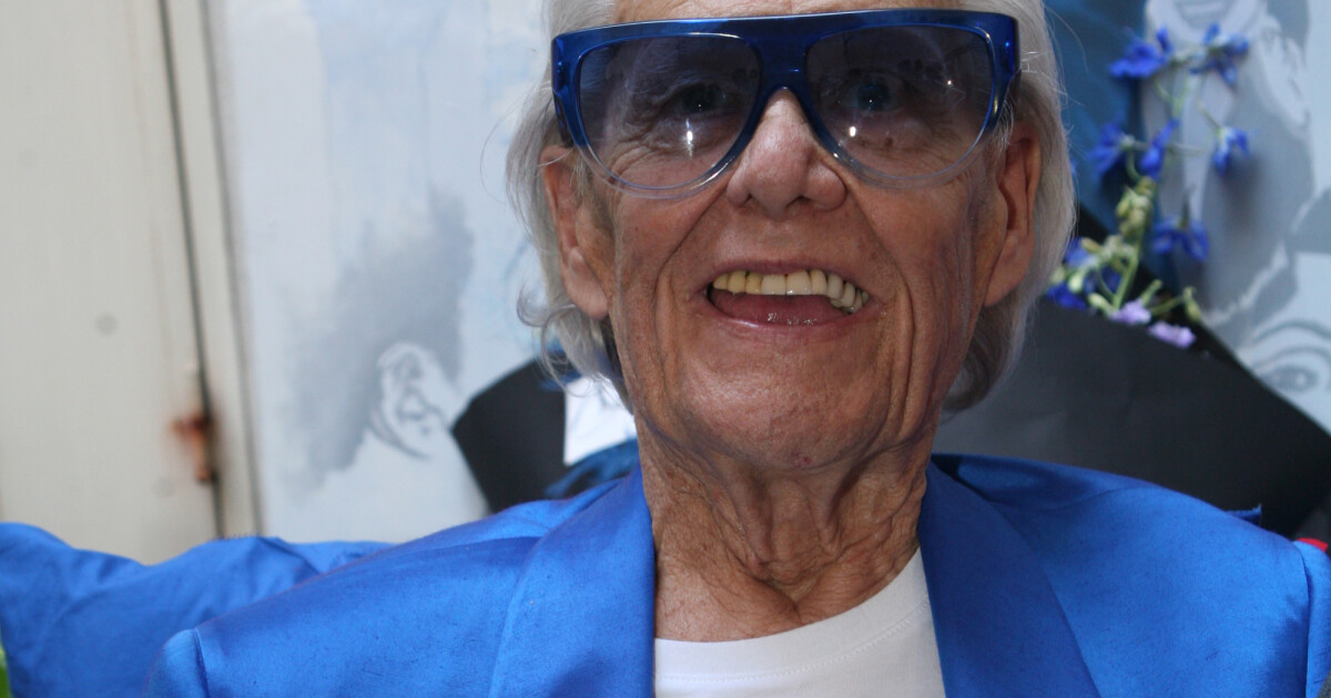 Mort de Michou : ses obsèques annoncées, un cercueil bleu prévu ...