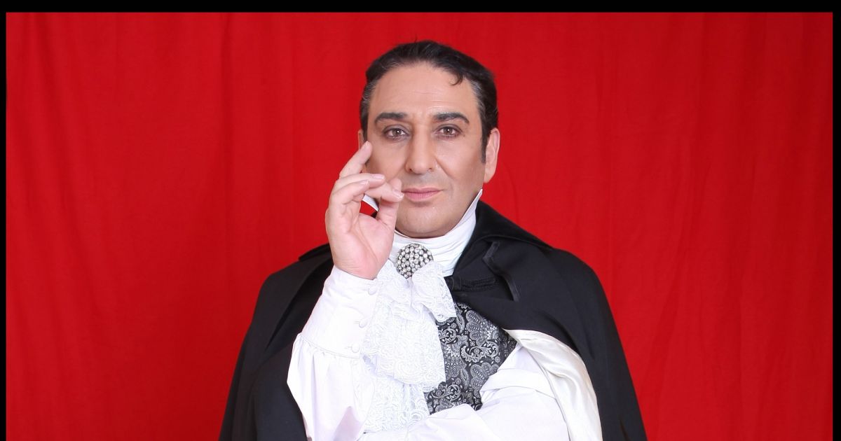 Dani Lary dans les coulisses du Plus Grand Cabaret du Monde, en 2009 ...