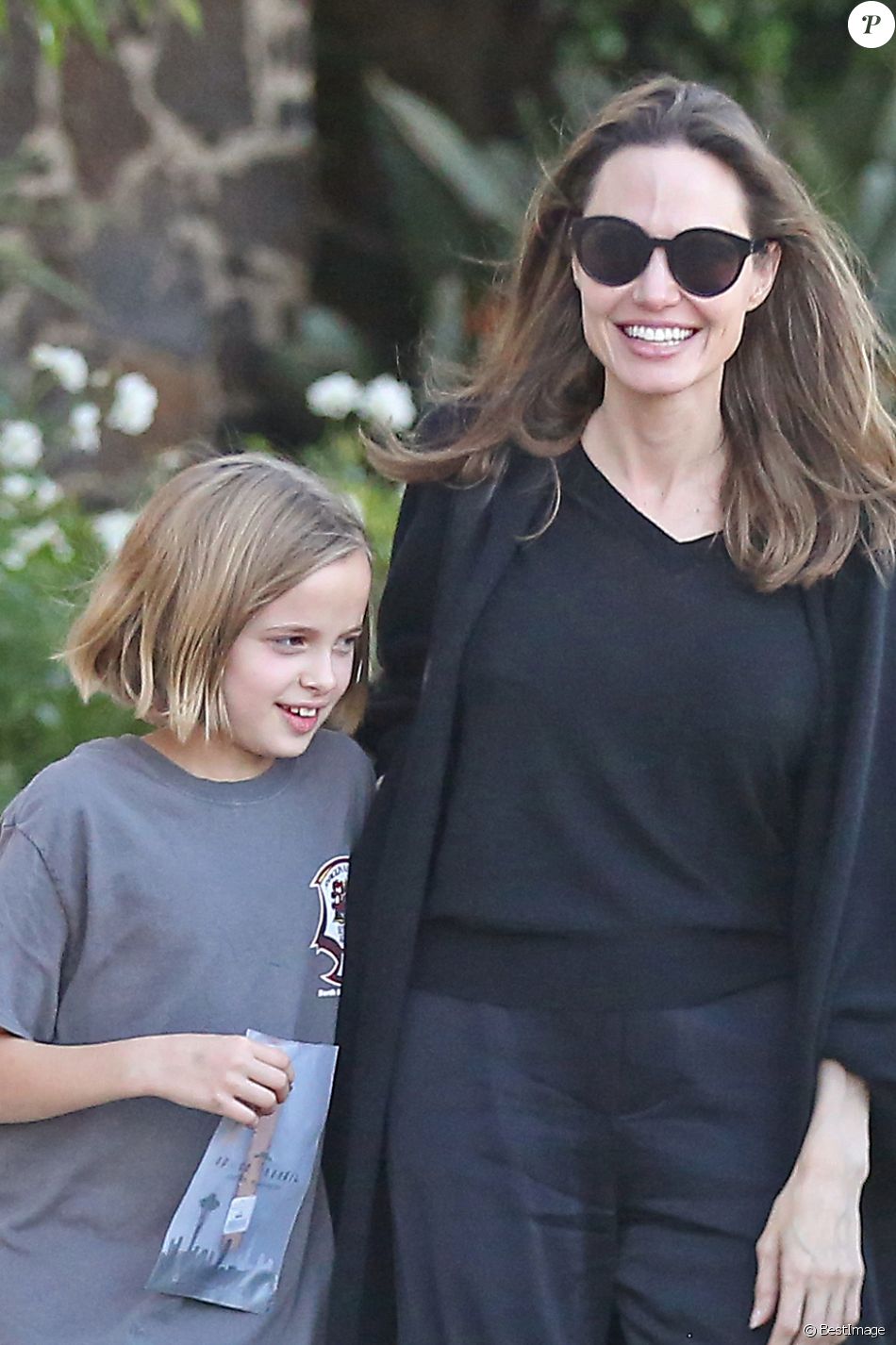 Exclusif Angelina Jolie Emmène Sa Fille Vivienne à Son Cours De