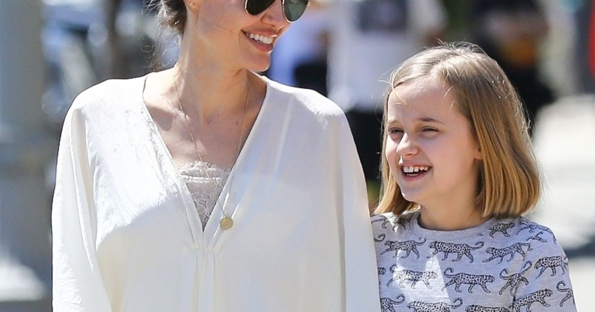 Angelina Jolie Se Promène Avec Sa Fille Vivienne à Los Angeles Le 23