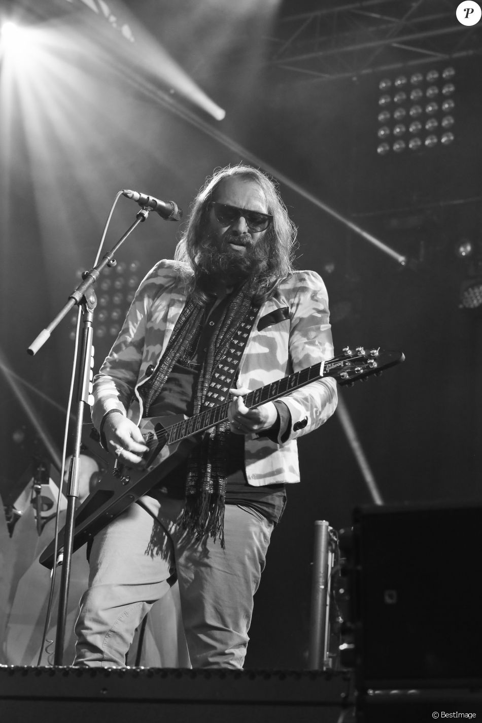 Sebastien Tellier sur la scène de La Voix du rock organisé par la ville ...