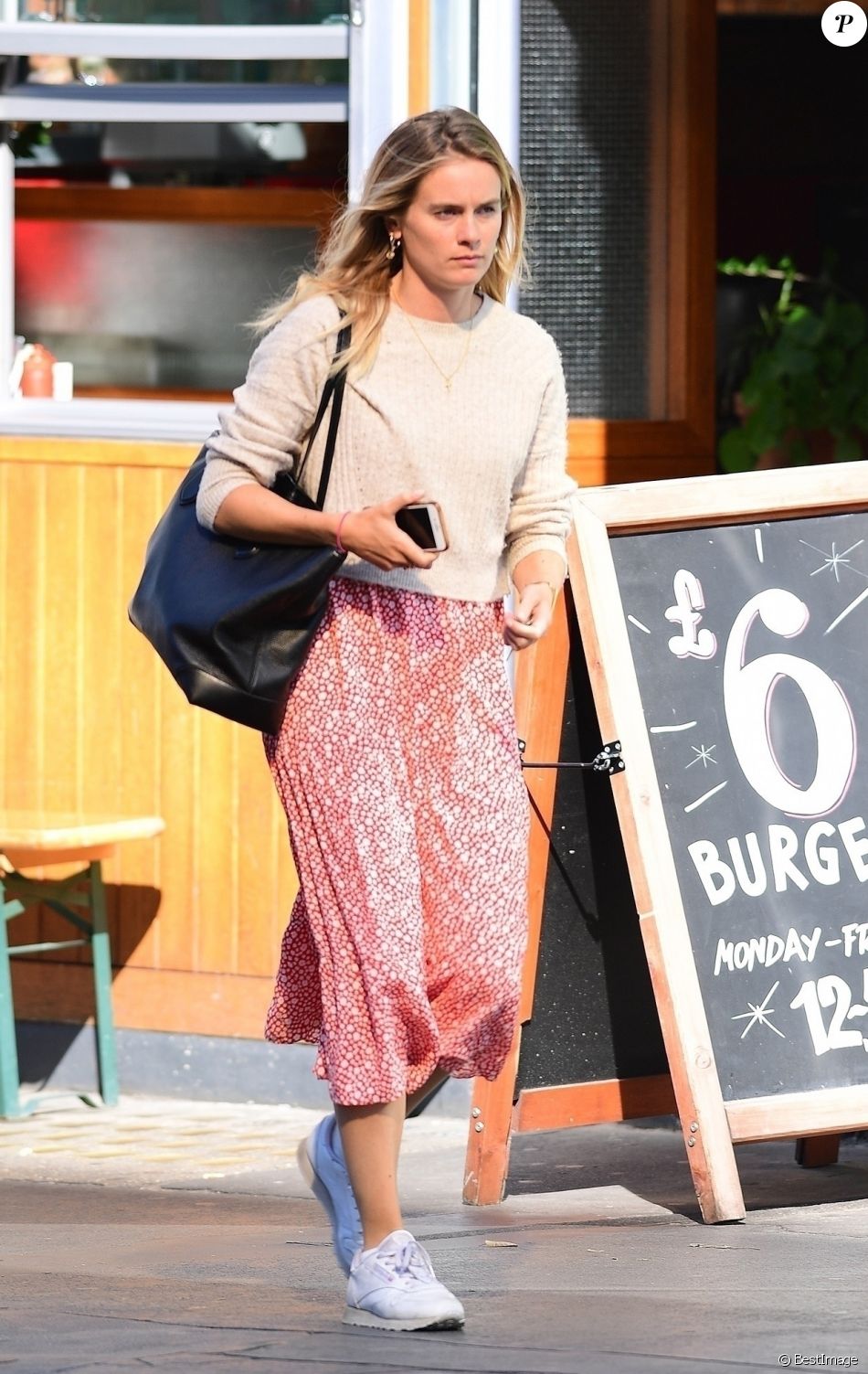 Exclusif - Cressida Bonas se promène dans les rues de Londres, le 20 ...