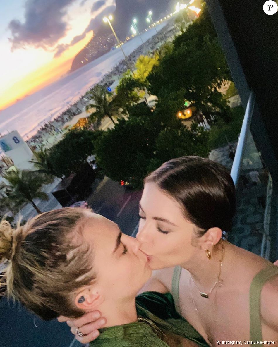 Cara Delevingne et sa petite amie Ashley Benson. Février 2020. - Purepeople Cara Delevingne et sa petite amie Ashley Benson. Février 2020. - Purepeople