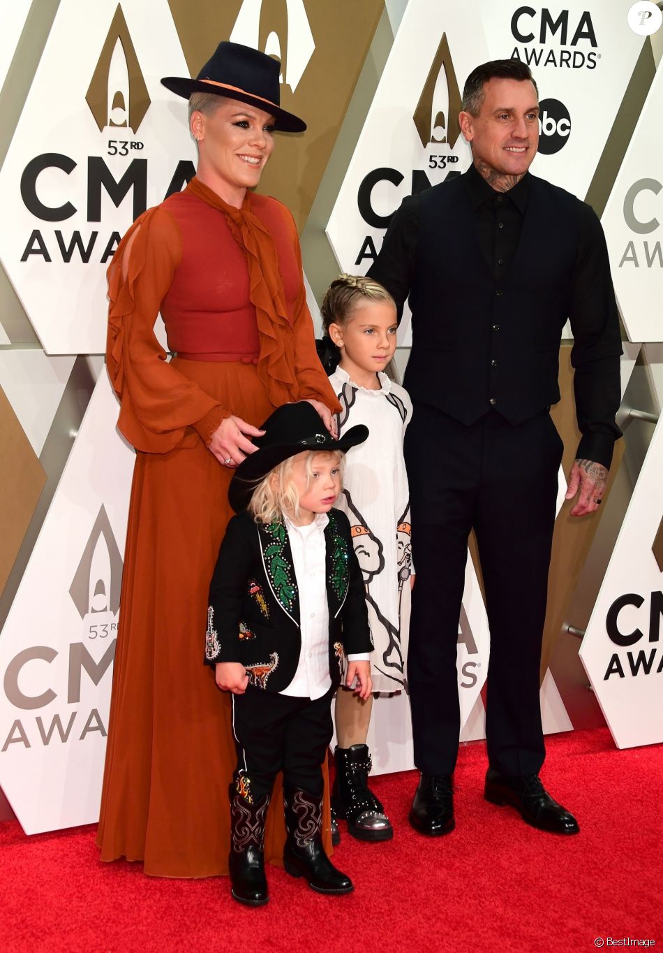 P!nk, son mari Carey Hart et leurs enfants Jameson Hart et Willow Hart ...