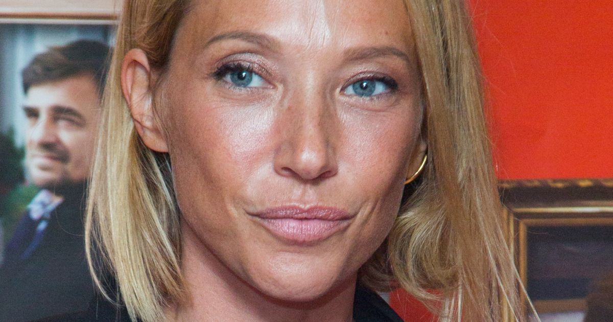 Laura Smet lors de l'avant-première de La sainte famille du UGC Les ...