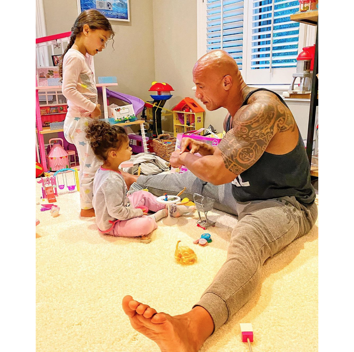 Photo : Dwayne Johnson et ses deux filles, Jasmine et Tiana. Août ...