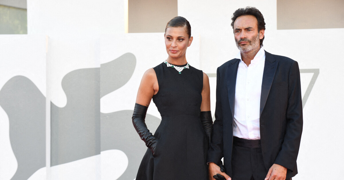 Anthony Delon et Sveva Alviti fiancés : le couple prépare son mariage ...
