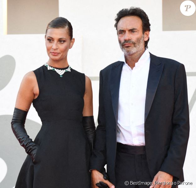 Anthony Delon et Sveva Alviti fiancés : le couple prépare son mariage ...