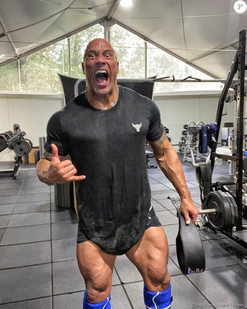 Dwayne Johnson en pleine séance de musculation. Octobre 2020. - Purepeople