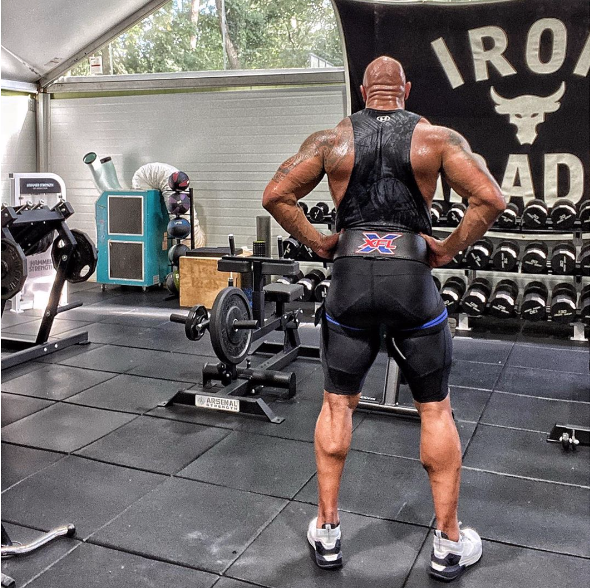 Photo : Dwayne Johnson en pleine séance de musculation. Septembre 2020 ...