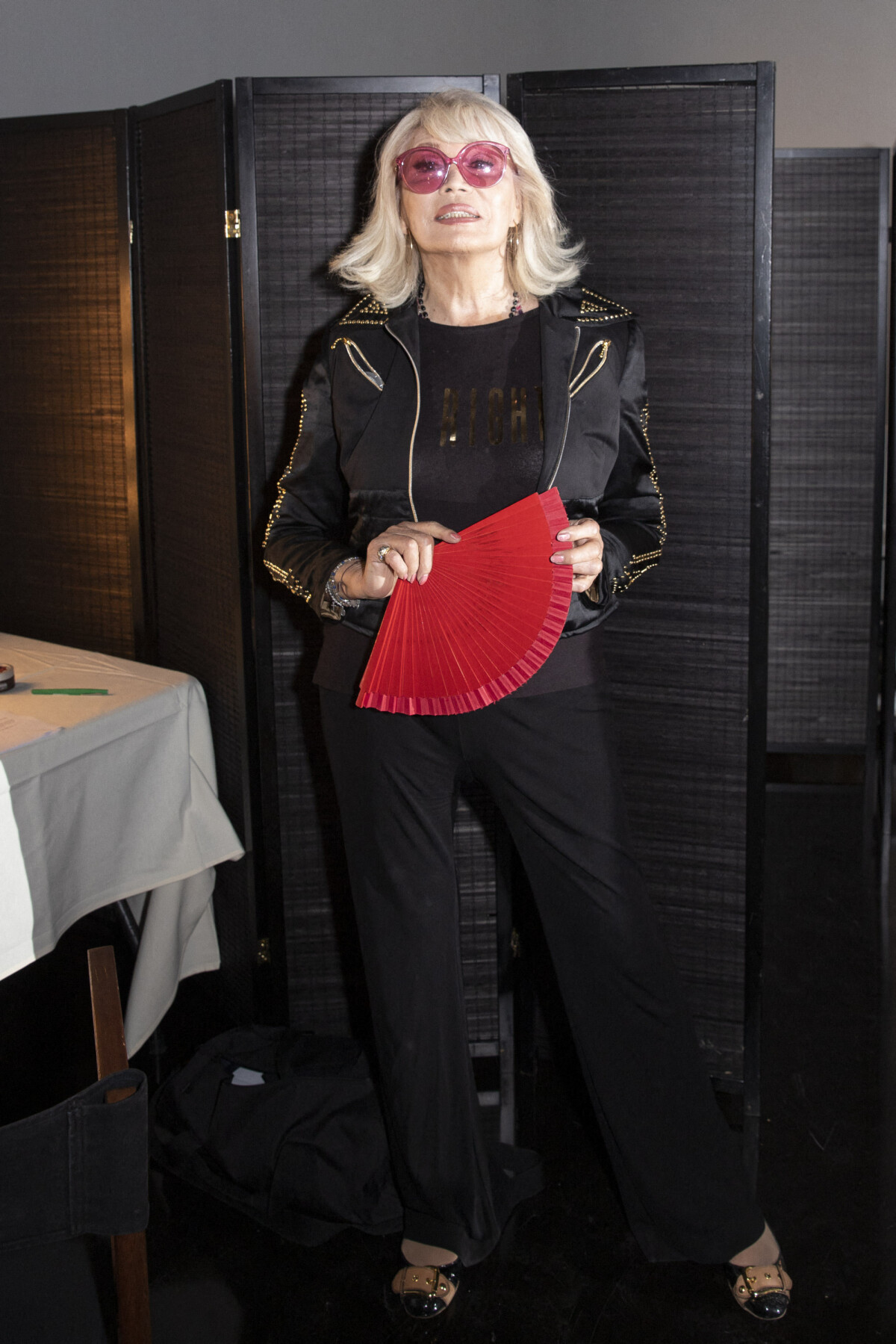 Photo : Exclusif - Amanda Lear - Backstage de l'enregistrement de l ...