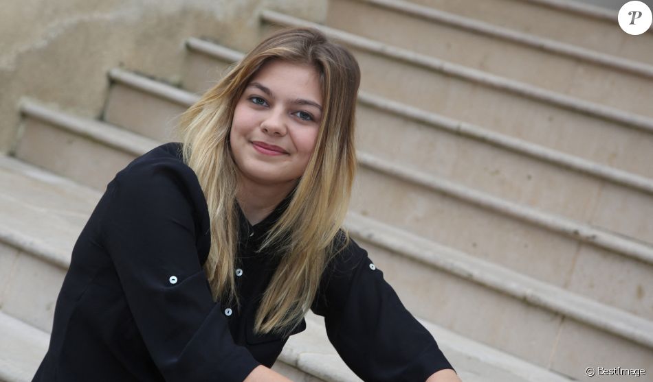 Louane Emera pose pour le film 'la famille Bélier' lors du Festival du ...