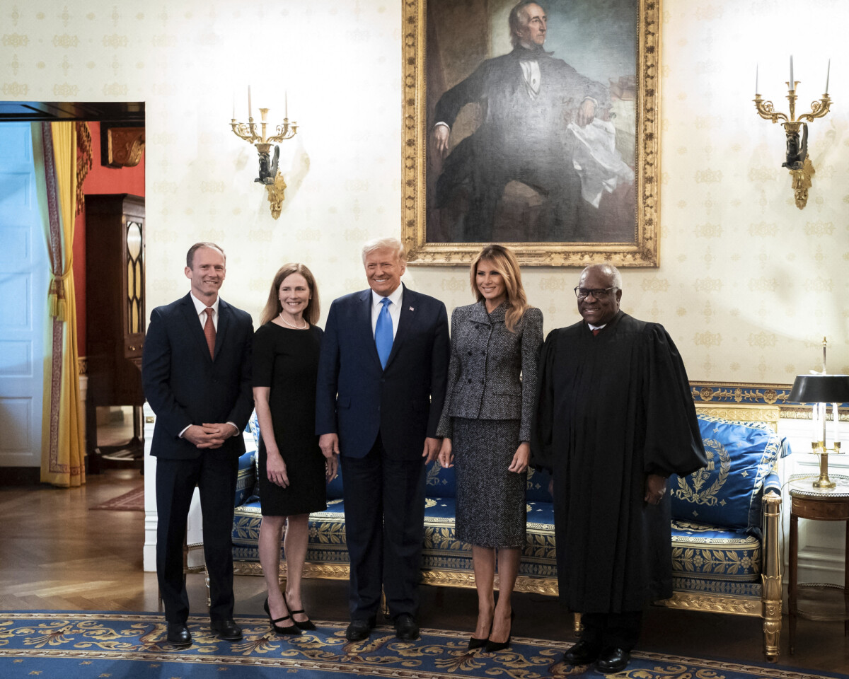 Photo : Jesse Barrett (mari de A.C.Barrett), Donald Trump et sa femme ...