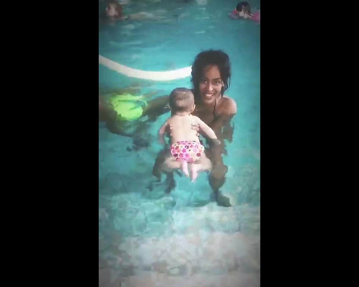 Vidéo : La chanteuse Amel Bent a partagé cette vidéo d'archive pour les ...