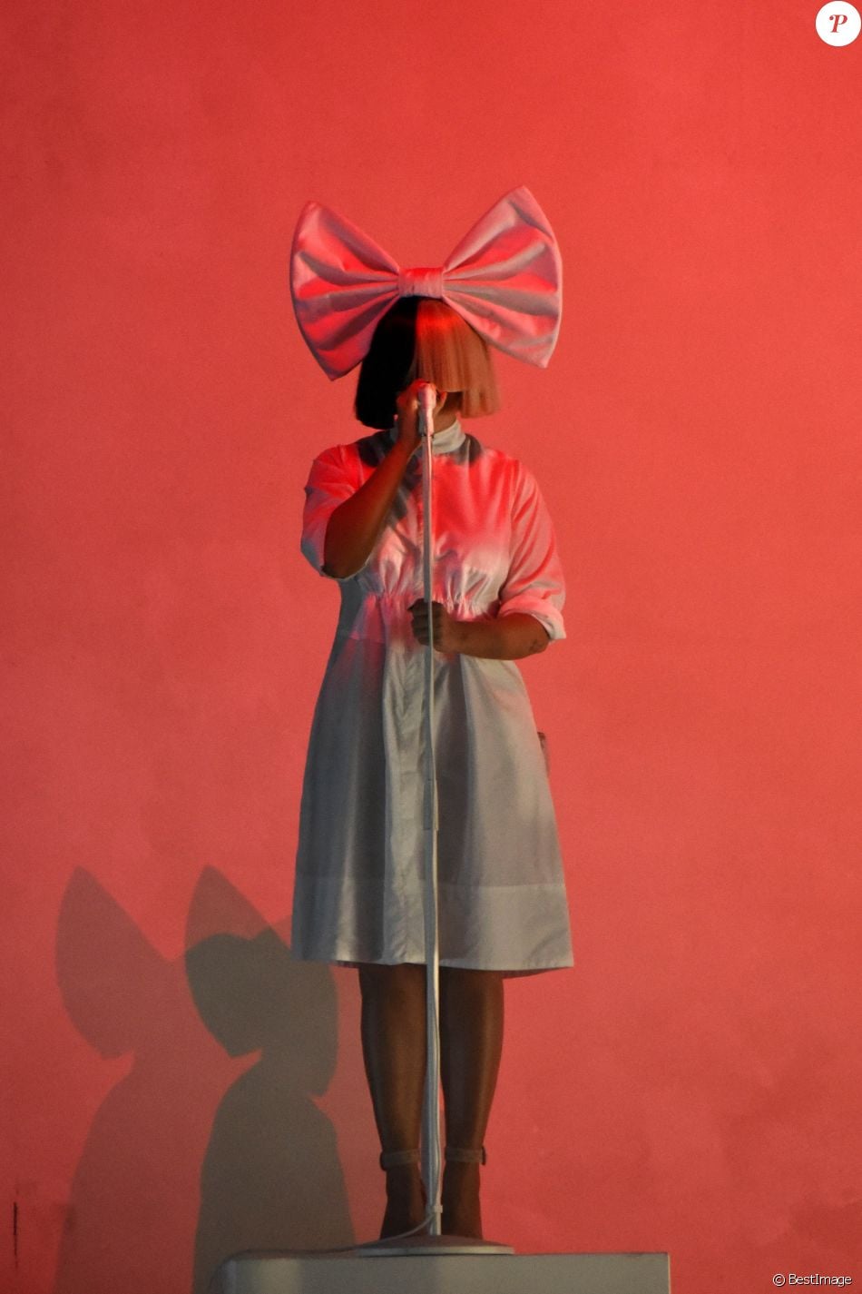 La chanteuse Sia en concert au stade Allianz à Sydney, Australie, le 2 ...