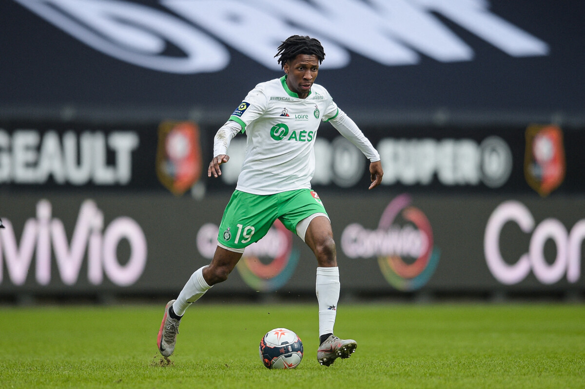 Photo : Yvan Neyou ( 19 - Saint Etienne ) - Saint-Etienne a battu ...