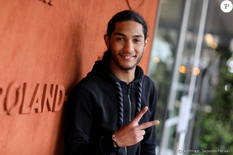 Dylan Robert au village lors des internationaux de tennis de Roland ...
