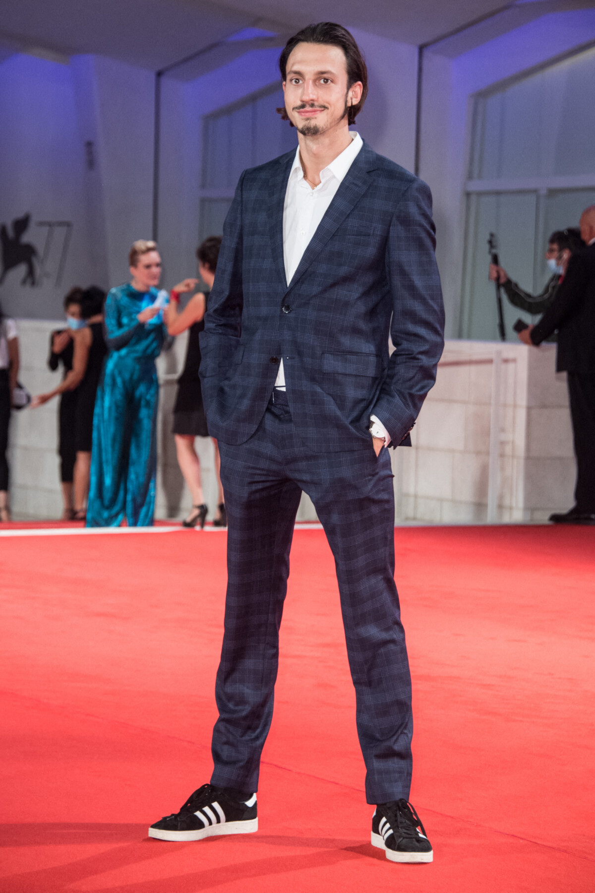 Photo : Roméo Elvis - Red carpet du film " Mandibules " lors de la ...