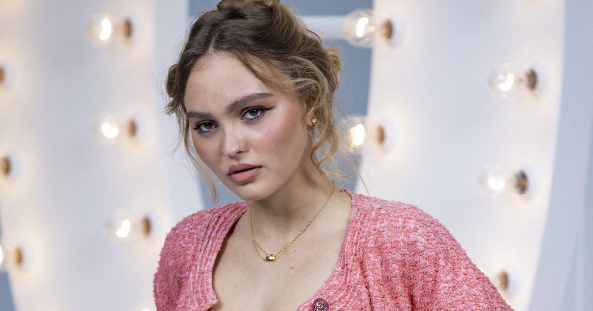 Lily Rose Depp au défilé de mode prêt-à-porter printemps-été 2021 ...